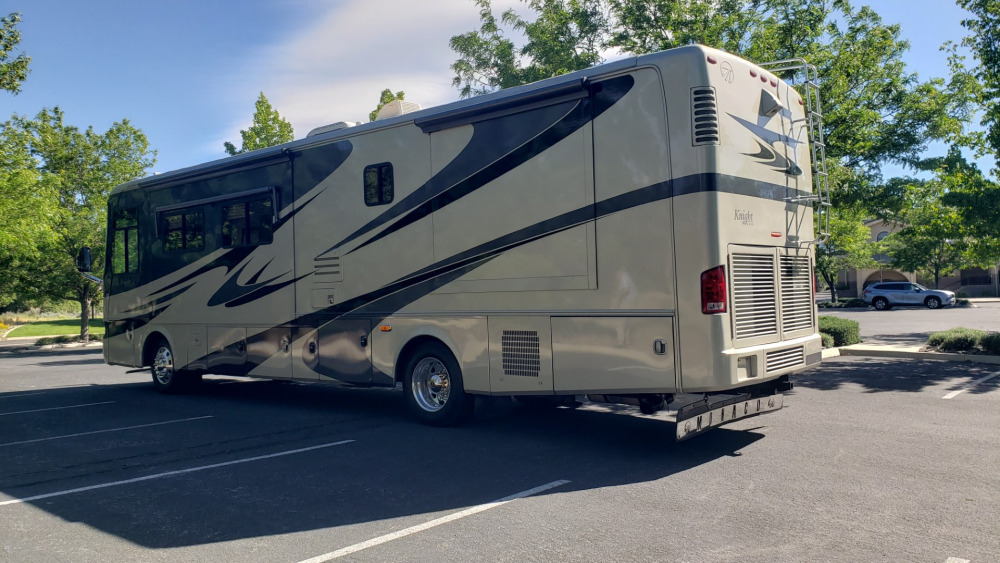 #634 - 2006 Monaco 38PDQ Knight Motorhome | MAG Auctions