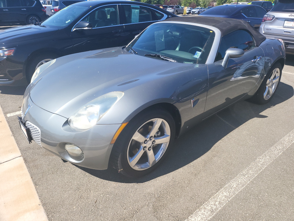 #172 - 2006 Pontiac Solstice | MAG Auctions