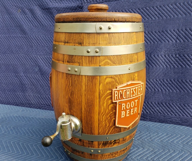 #Z313 - Rochester Root Beer Barrel with 3 Original Signs 28"x17" | MAG ...