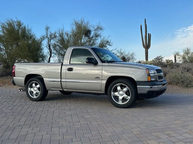 #178 - 2005 Chevrolet Silverado Rare "Joe Gibbs" Edition | MAG Auctions