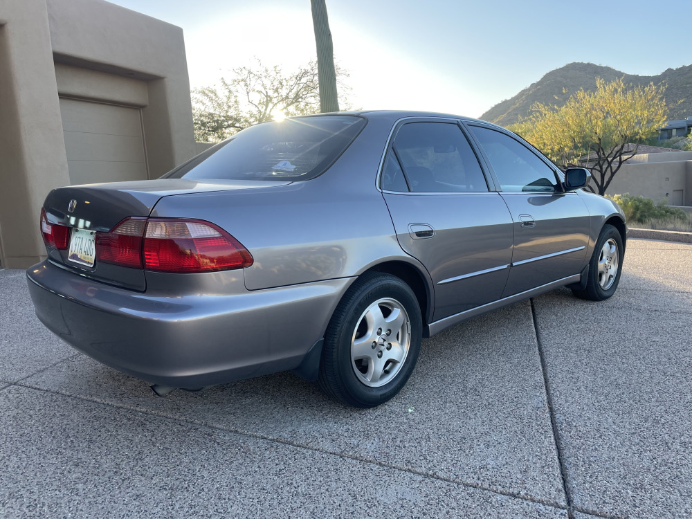 #117 - 2000 Honda Accord | MAG Auctions