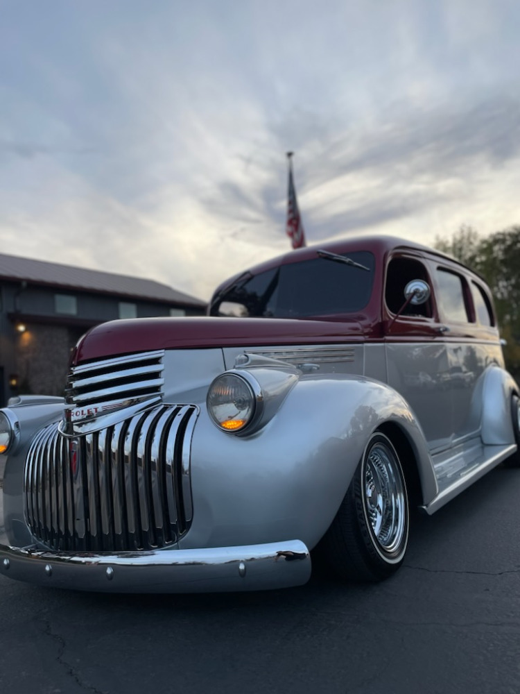#250 - 1946 Chevrolet Suburban panel | MAG Auctions