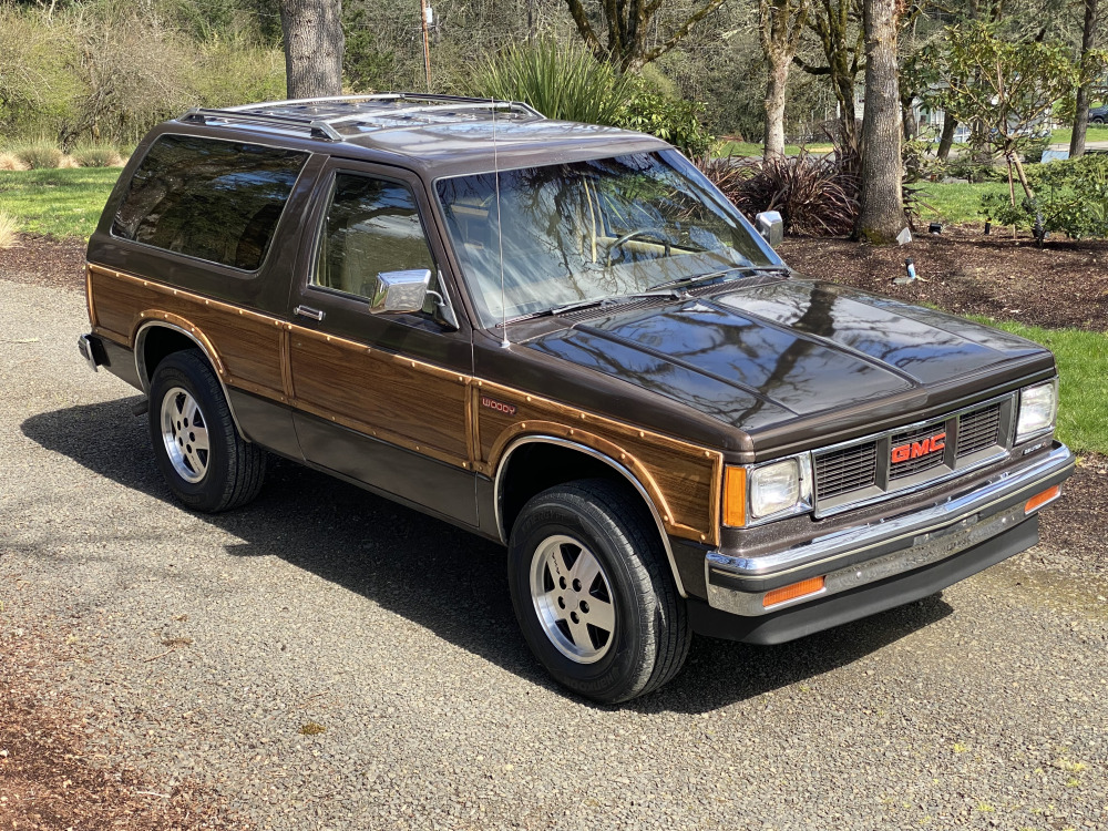 #327 - 1984 GMC S15 2-Door Woody | MAG Auctions