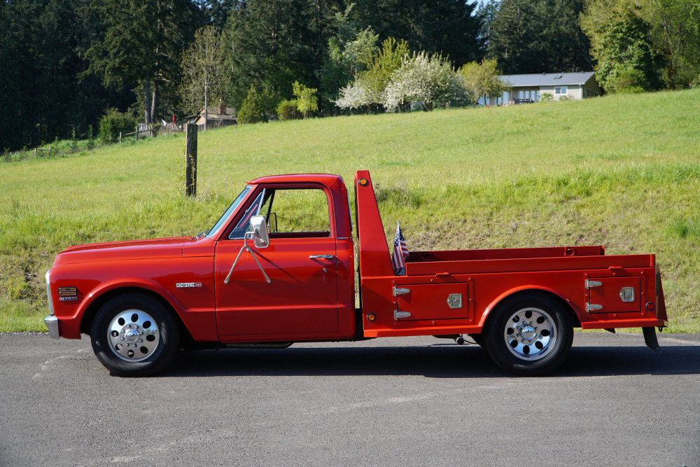 #392 - 1972 Chevrolet C30 flat bed pickup | MAG Auctions