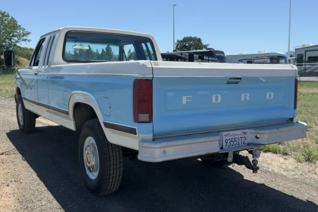 #120 - 1983 Ford F250 X cab Pickup | MAG Auctions