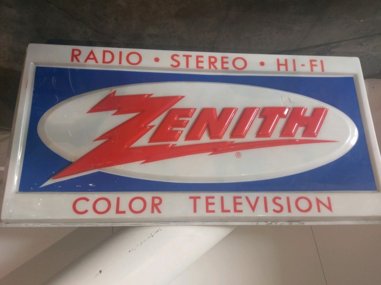 #Z063 - Zenith TV Radio - Blue and Red rectangle sign | MAG Auctions