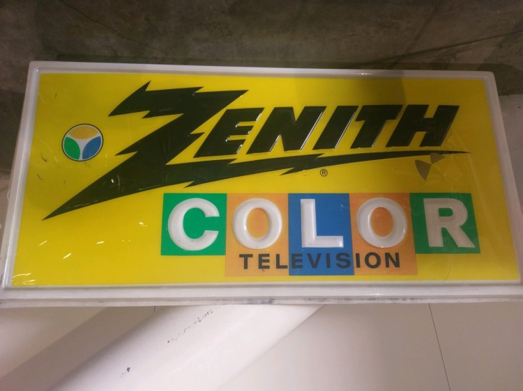 #Z064 - Zenith Color TV Sign - yellow | MAG Auctions