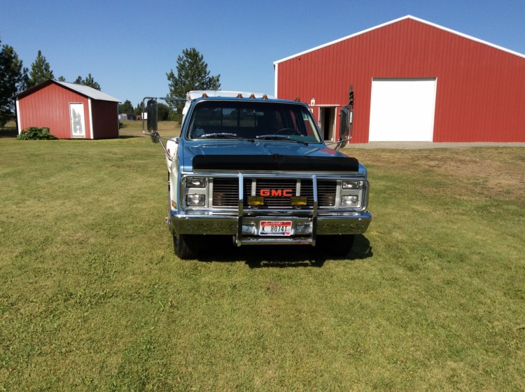 #207 - 1986 GMC 3500 crew cab dually | MAG Auctions