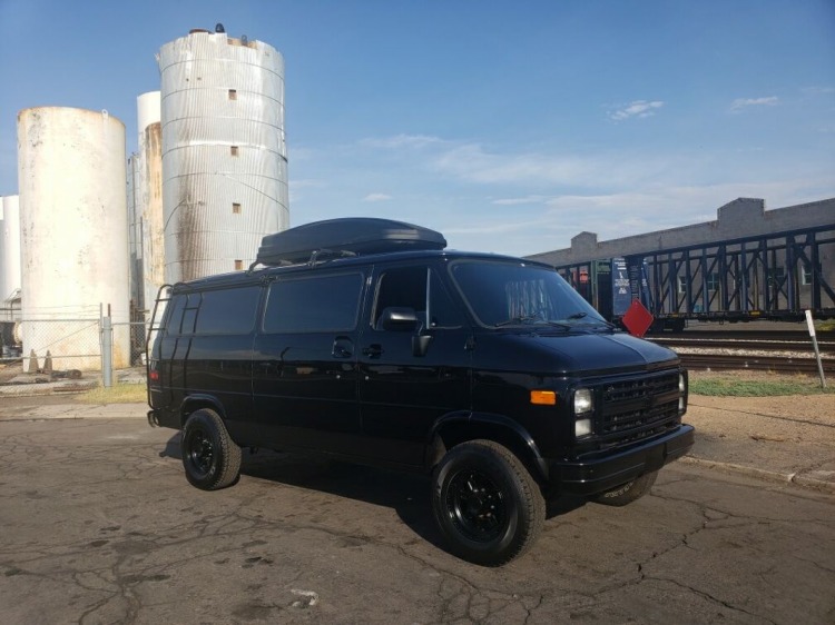 #697 - 1988 Chevrolet 30 G30 EXCURSION VAN | MAG Auctions