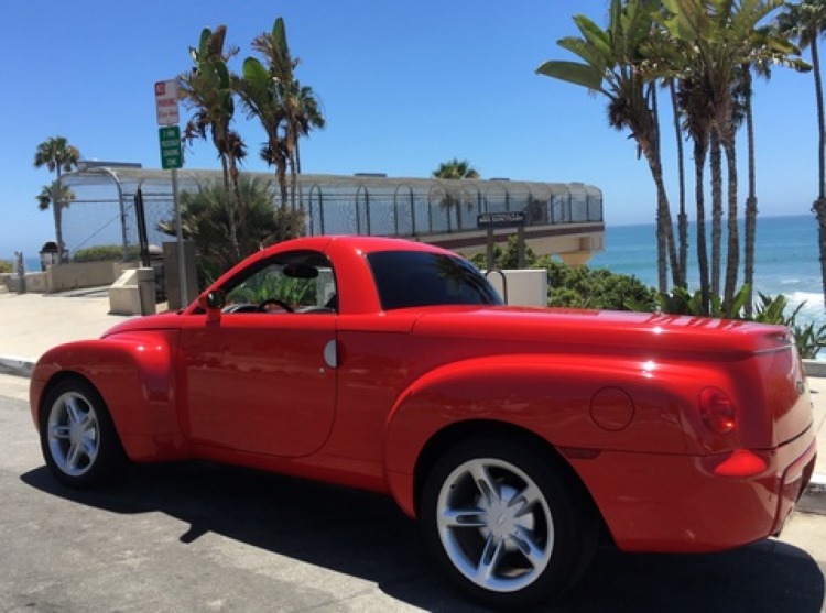 #472 - 2005 Chevrolet SSR Pick Up | MAG Auctions