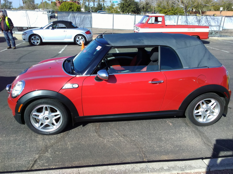 #110 - 2010 Mini Cooper Convertible | MAG Auctions